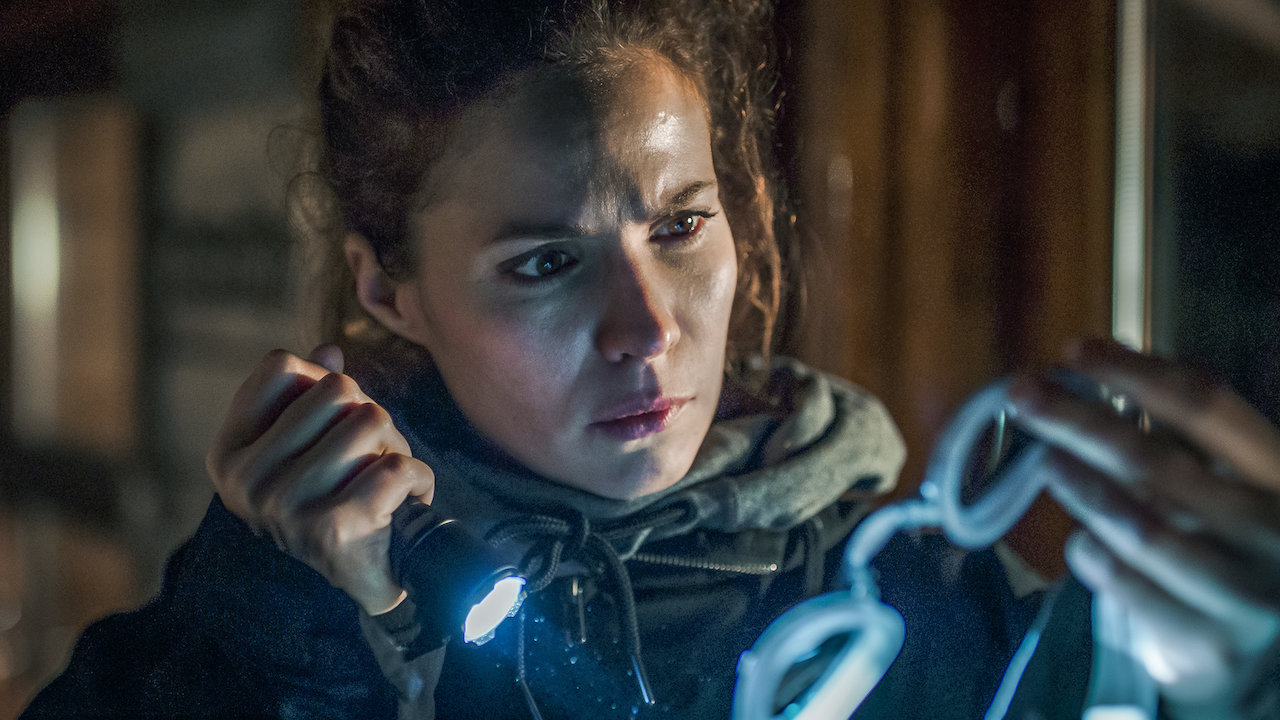 Deadwind | Netflix Official Site